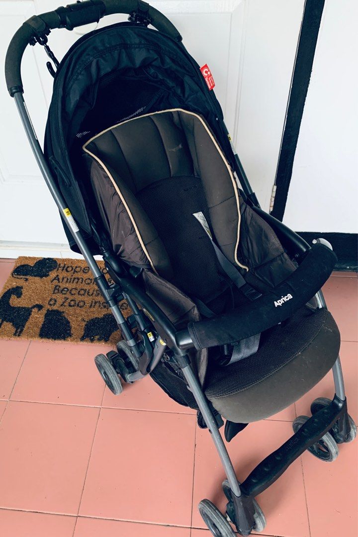 APRICA LUXUNA Light Stroller (Black), Babies & Kids, Going Out ...