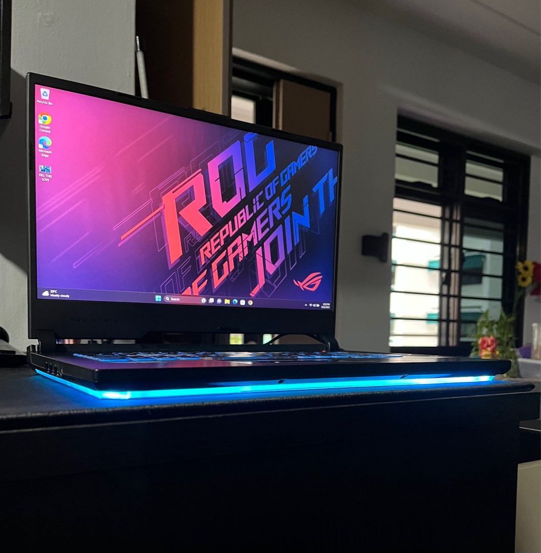 ASUS ROG STRIX 15.6" inch Gaming Laptop Processor intel i7 Storage NVMe ...