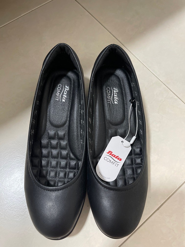 BATA BLACK FLATSHOE, Women's Fashion, Footwear, Flats on Carousell