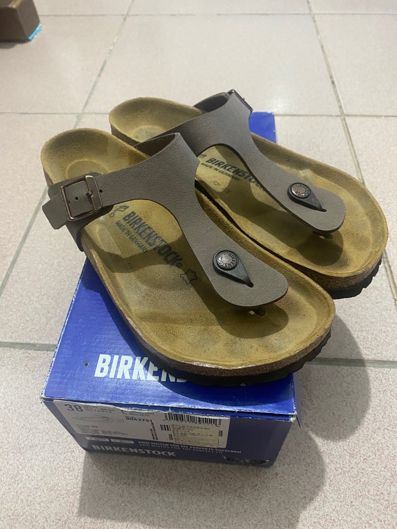 Birkenstock Gizeh, Men's Fashion, Footwear, Slippers & Slides on Carousell