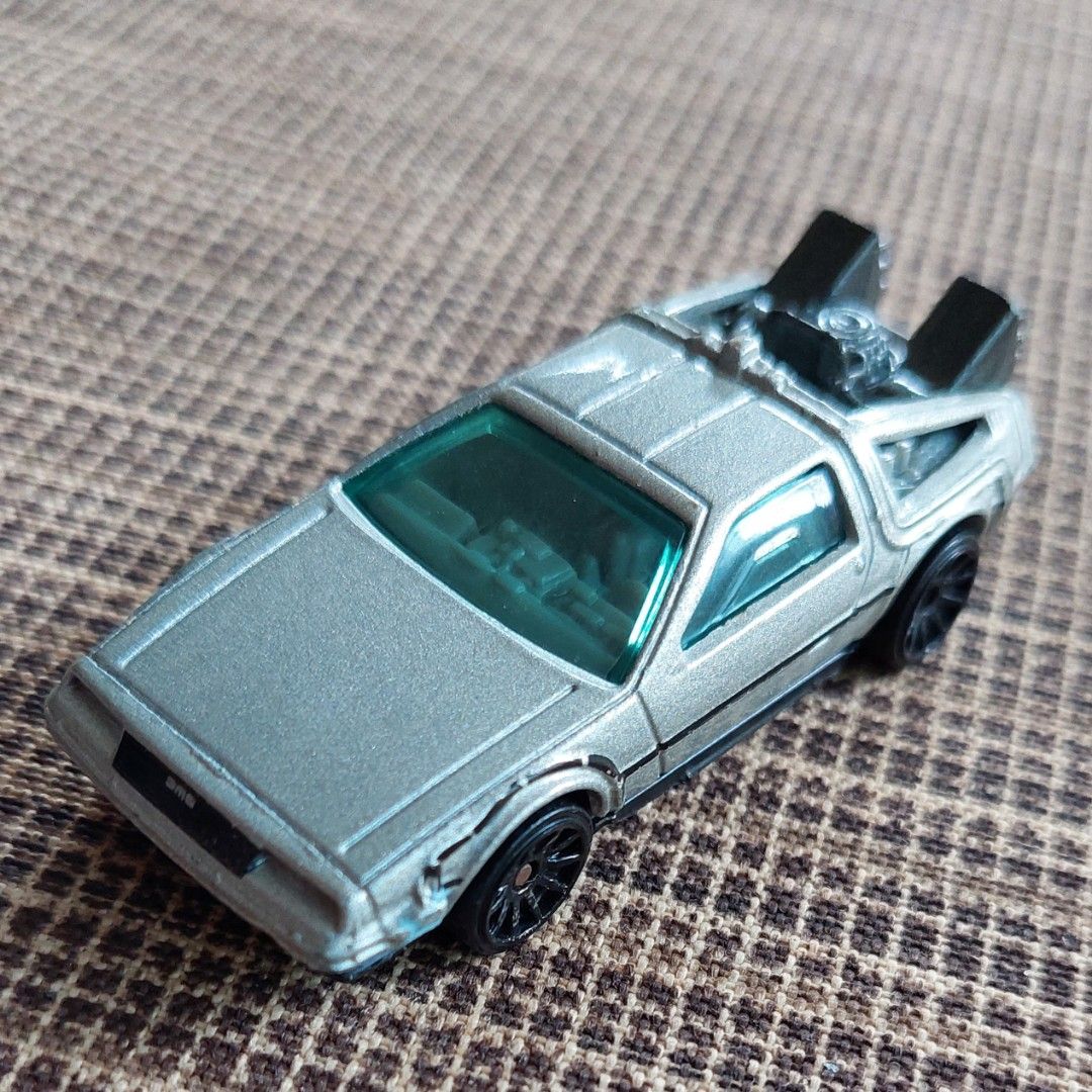 DeLorean Time Machine Back to the Future Hot Wheels, Hobbies & Toys ...
