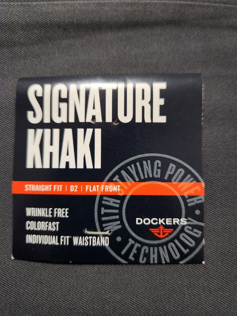 Dockers Signature Khaki, Men's Fashion, Bottoms, Trousers on Carousell