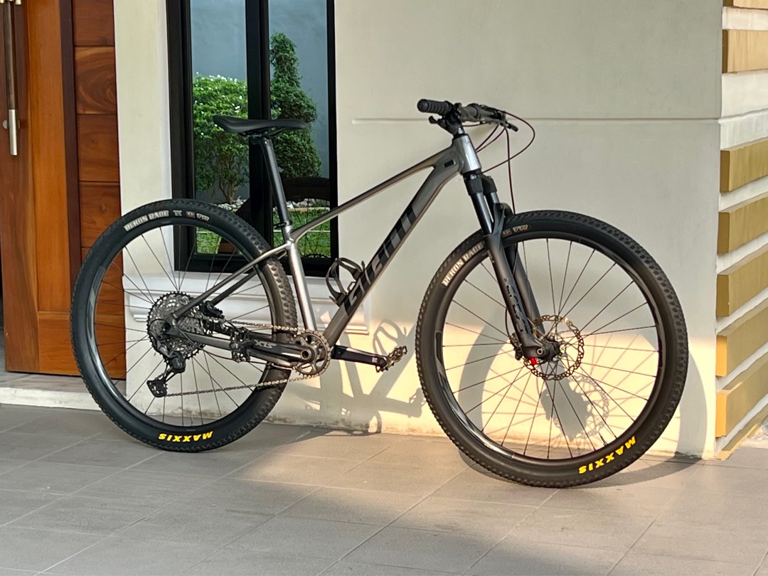 Giant XTC SLR 1 29er (12S Shimano Deore XT), Sports Equipment, Bicycles ...