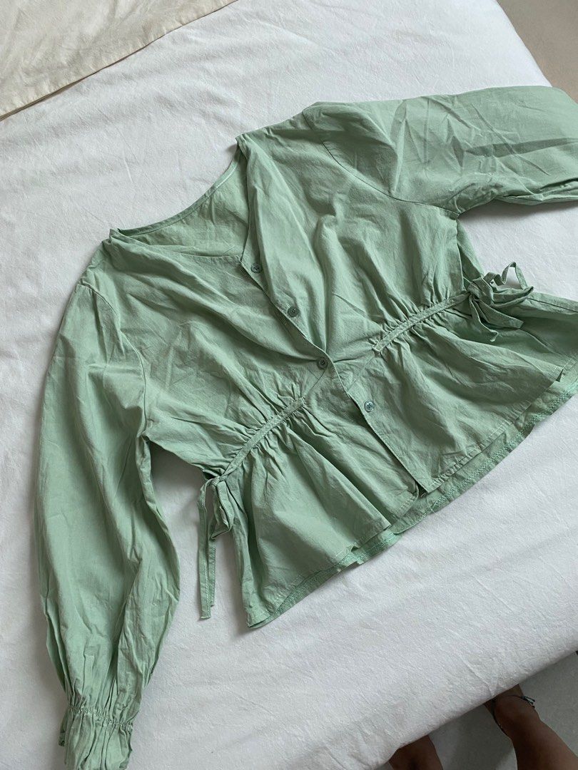 Green top, Women's Fashion, Tops, Blouses on Carousell