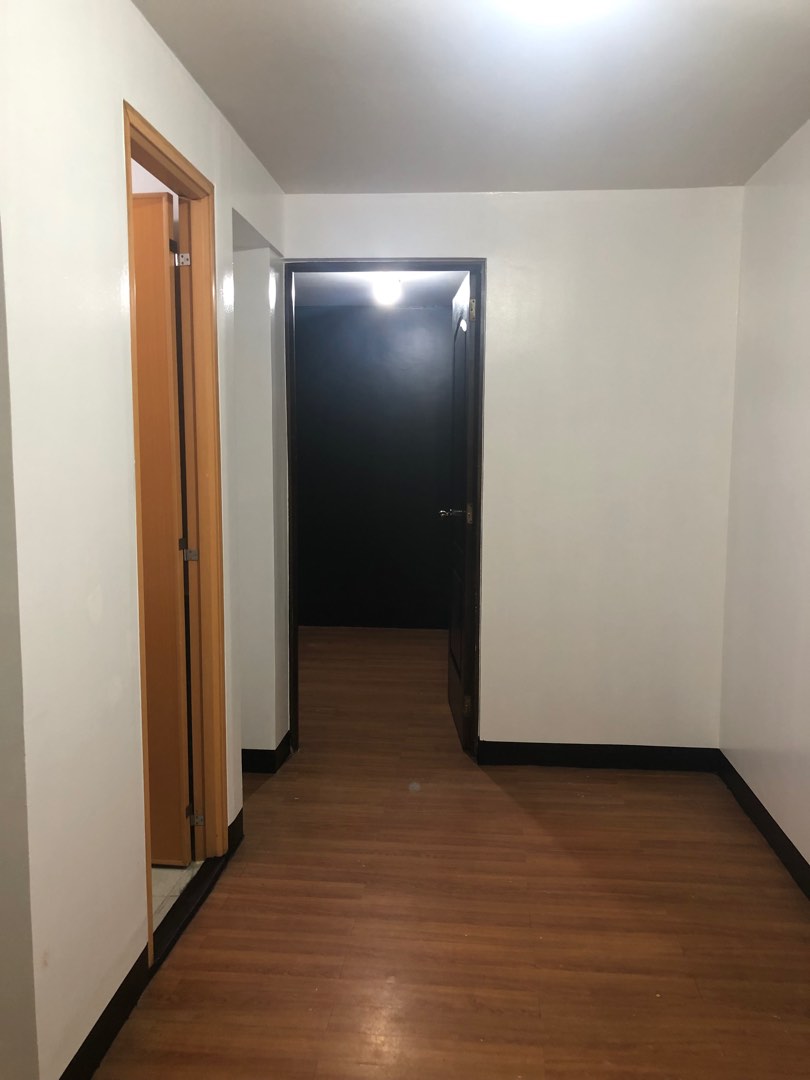 Hampton One Bedroom on Carousell