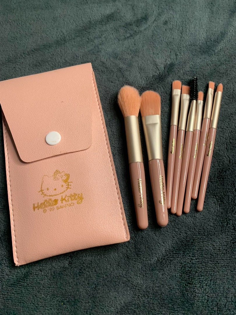 Hello kitty make up brush set on Carousell
