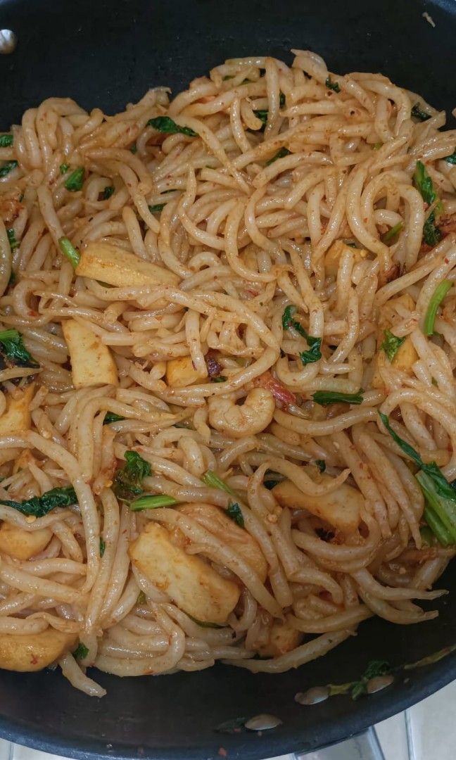 Laksa goreng, Food & Drinks, Local Eats on Carousell