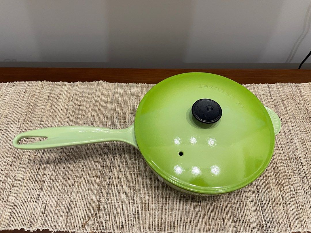 Le Creuset Saucier Pan 21cm, Furniture & Home Living, Kitchenware ...