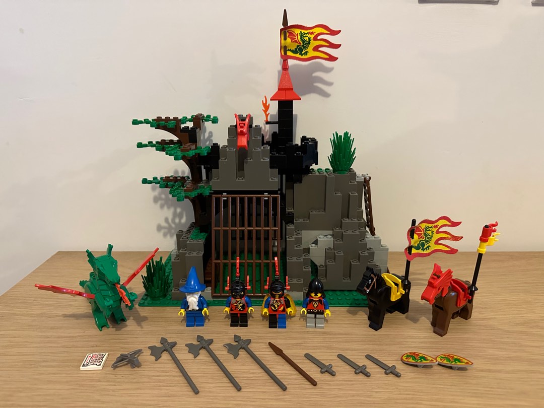 Lego 6076 Castle Dragon Masters Dark Dragon’s Den 城堡 飛龍族 獸穴, 興趣及遊戲, 玩具 ...