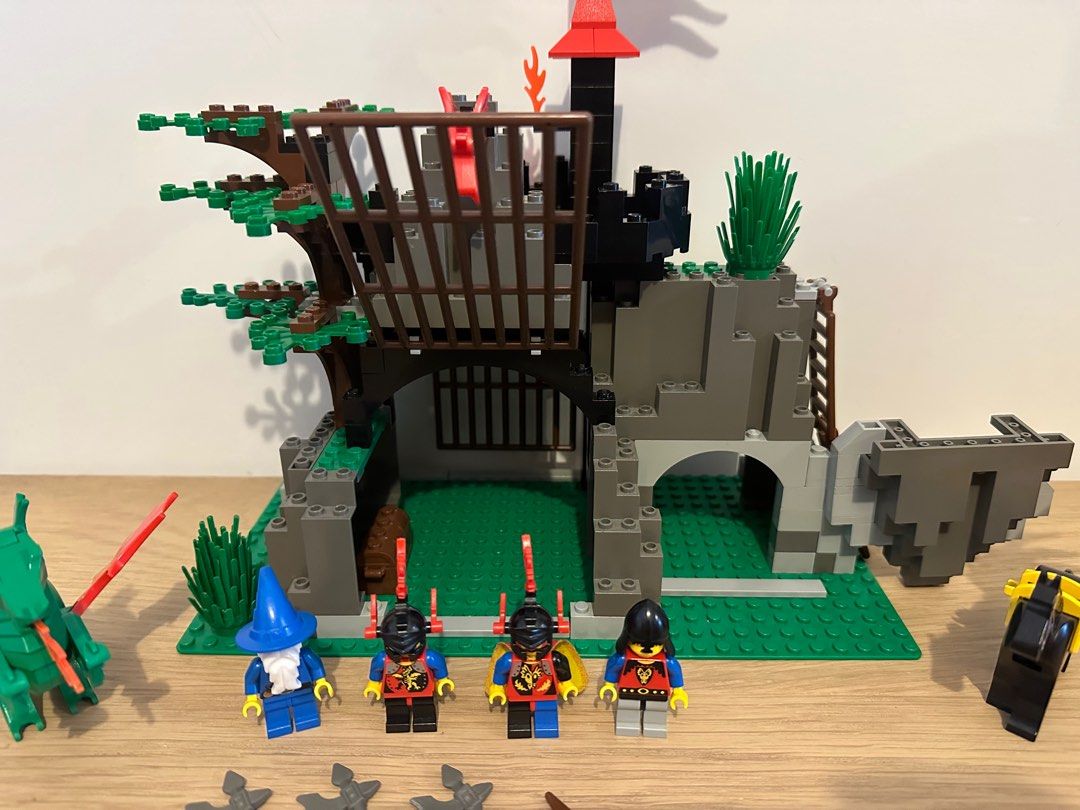 Lego 6076 Castle Dragon Masters Dark Dragon’s Den 城堡 飛龍族 獸穴, 興趣及遊戲, 玩具 ...