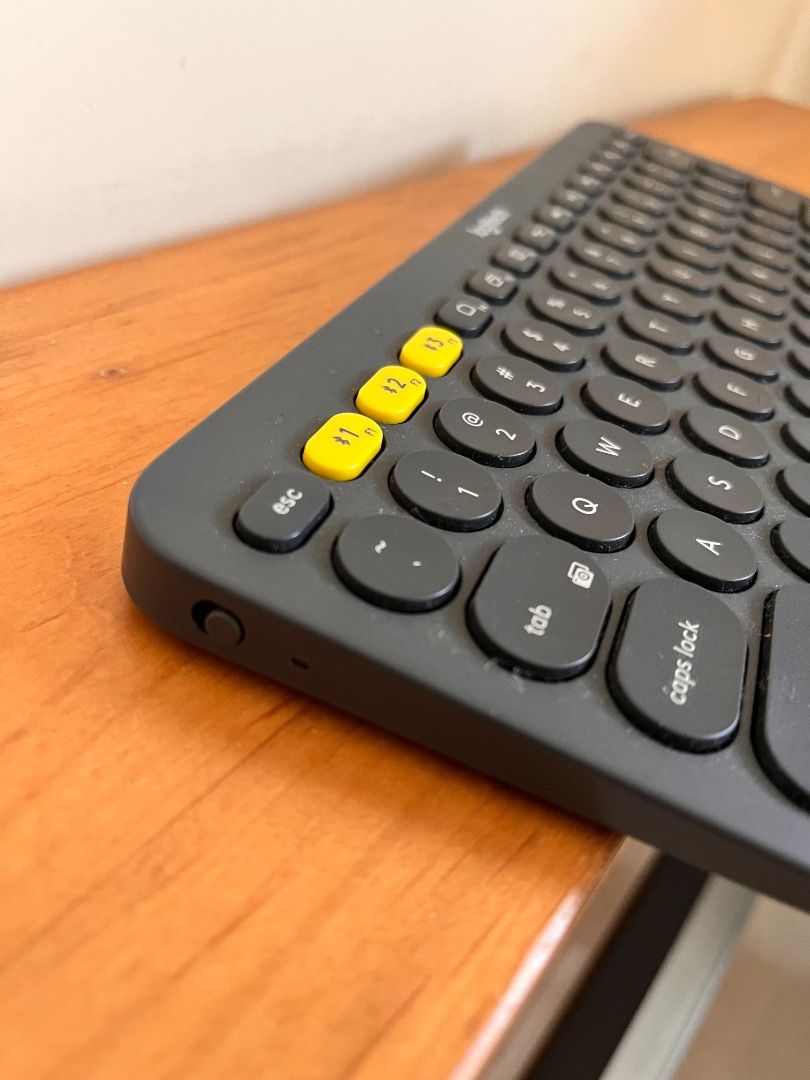 Logitech Multi Device Bluetooth Keyboard 電腦科技 電腦周邊及配件 電腦鍵盤及相關產品 Carousell