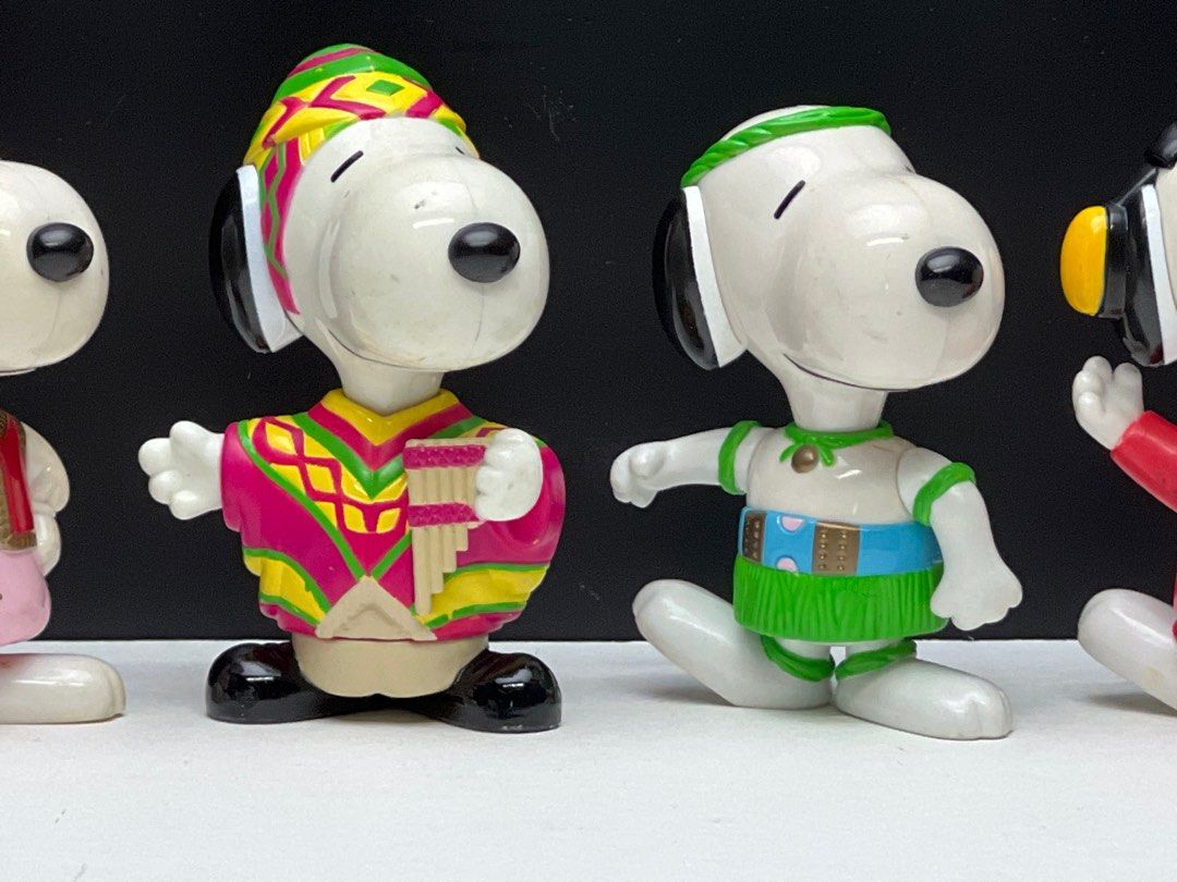 McDonalds Snoopy World Tour Toy Figurines (#003), Hobbies & Toys, Toys ...