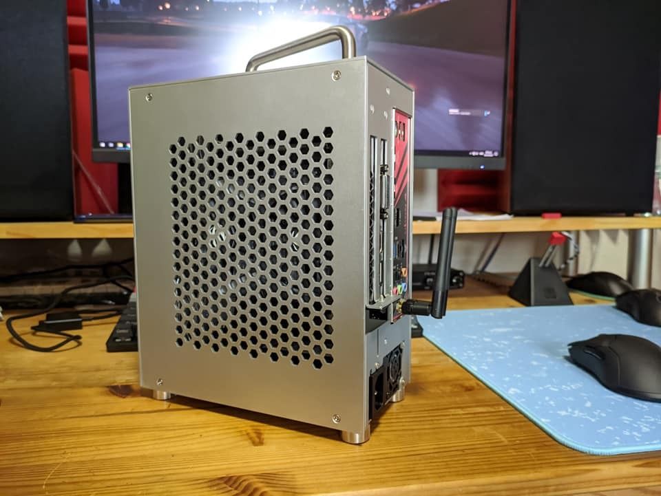 Metalfish S3 ultra portable ITX Chassis with discrete GPU support ...