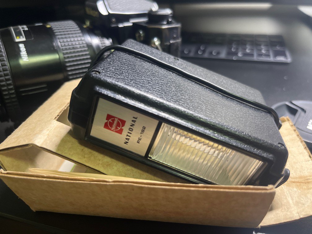 National PE-182 flash, Photography, Photography Accessories, Other ...