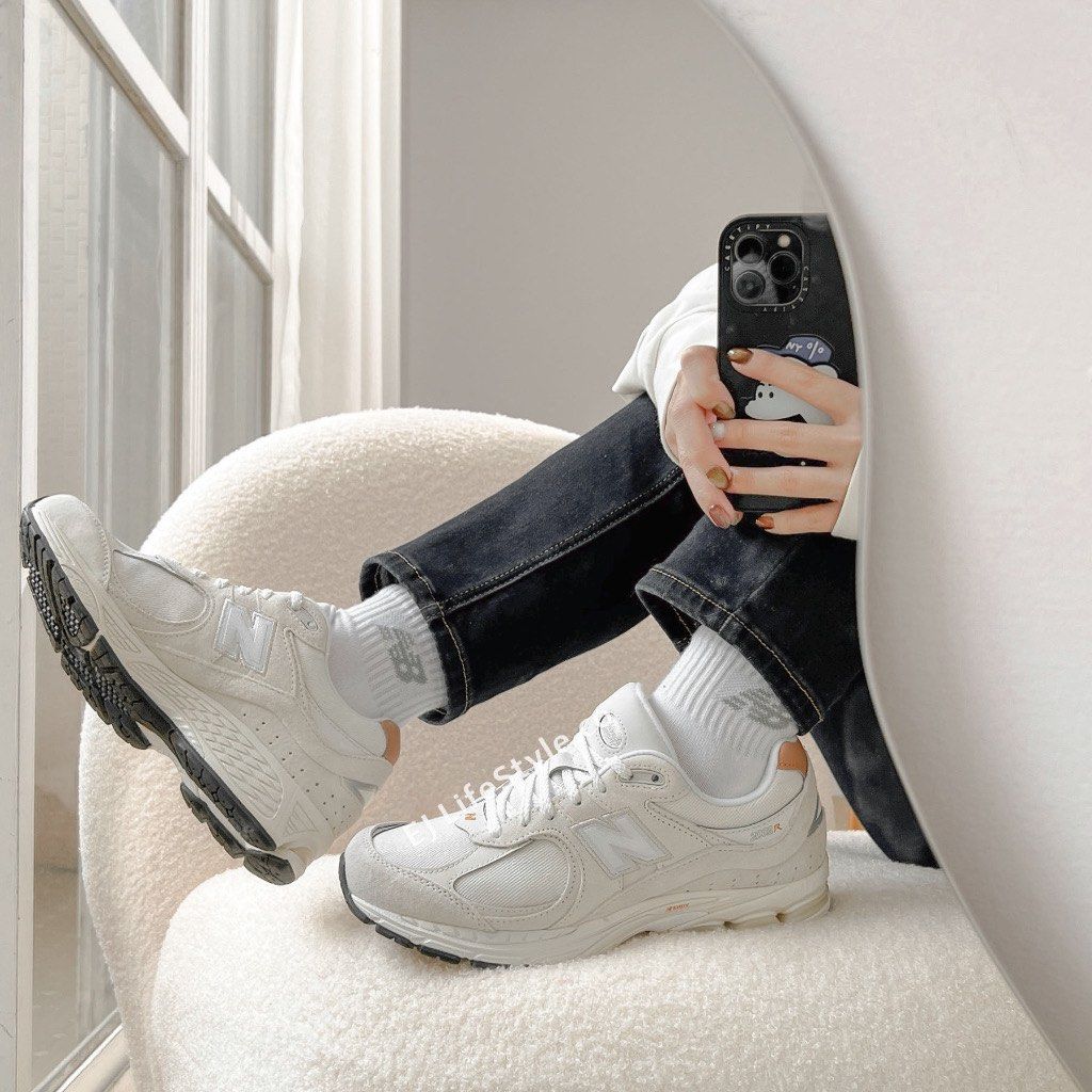 New Balance 2002R 奶油底 麂皮 兔年 復古 D楦頭 奶油白 M2002REC, 她的時尚, 鞋類, 運動鞋、球鞋在旋轉拍賣