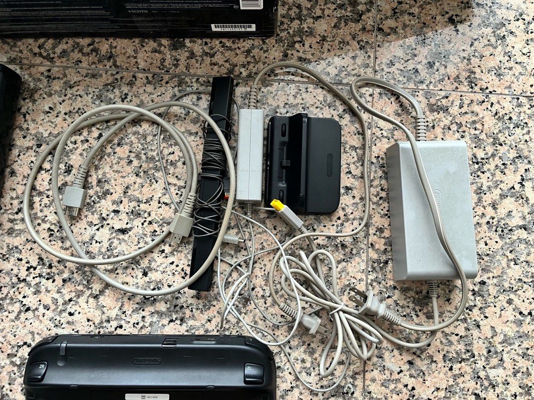 Nintendo Wii U Deluxe bundle (Super Smash Bros and Splatoon edition ...