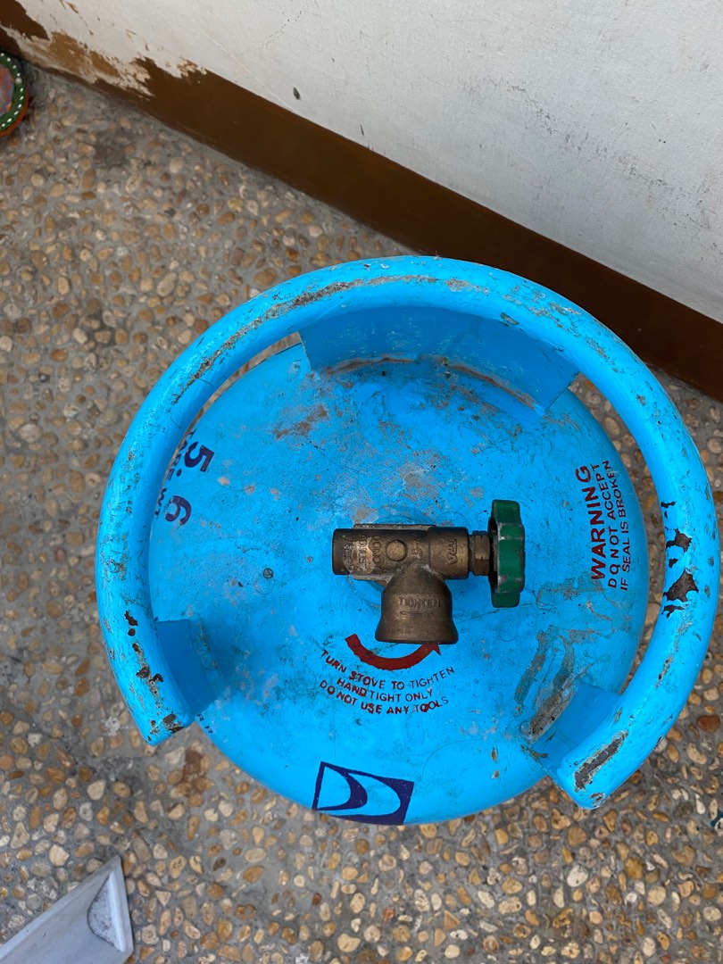 PETRON GASULETE 2.7kg ( FREE REGULATOR AND HOSE) on Carousell