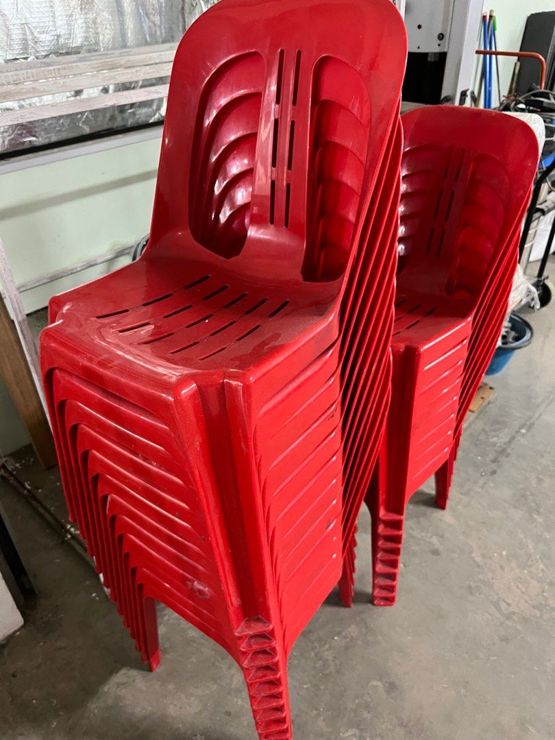 Plastic Chairs red, Announcements on Carousell