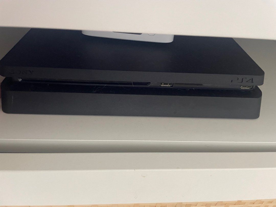 PS4 (500GB) plus 1 Controller, Video Gaming, Video Game Consoles ...