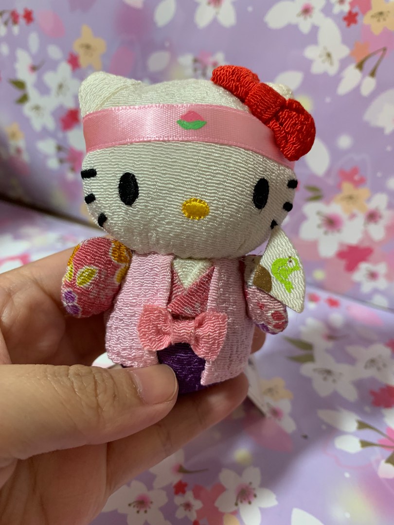 Sanrio: Hello Kitty in Kimino Cheer new on Carousell