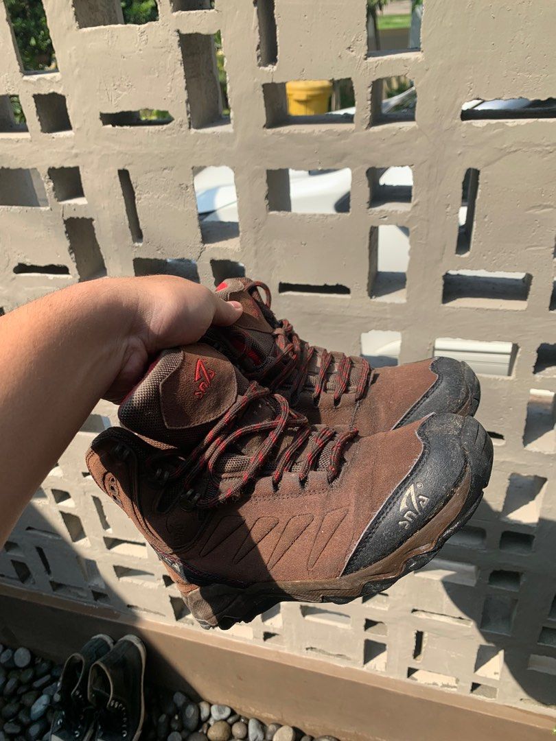 Sepatu Gunung SNTA, Fesyen Pria, Sepatu , Sepatu Boot di Carousell