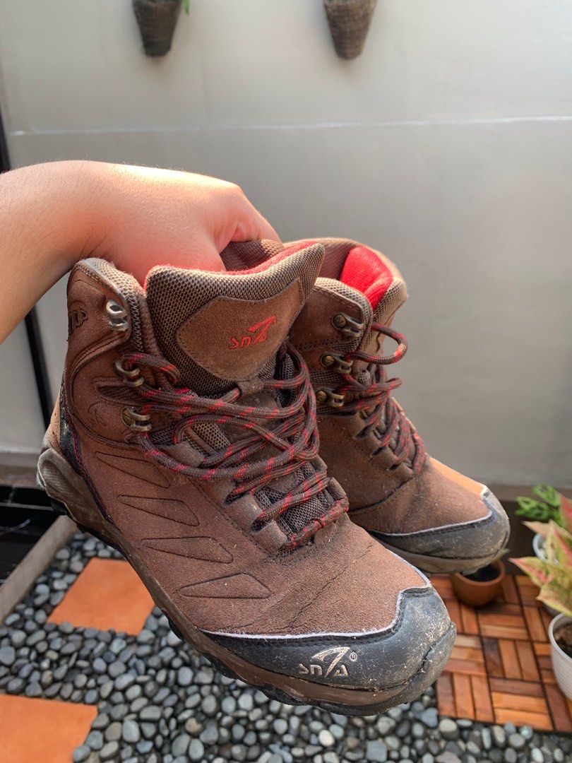 Sepatu Gunung SNTA, Fesyen Pria, Sepatu , Sepatu Boot di Carousell