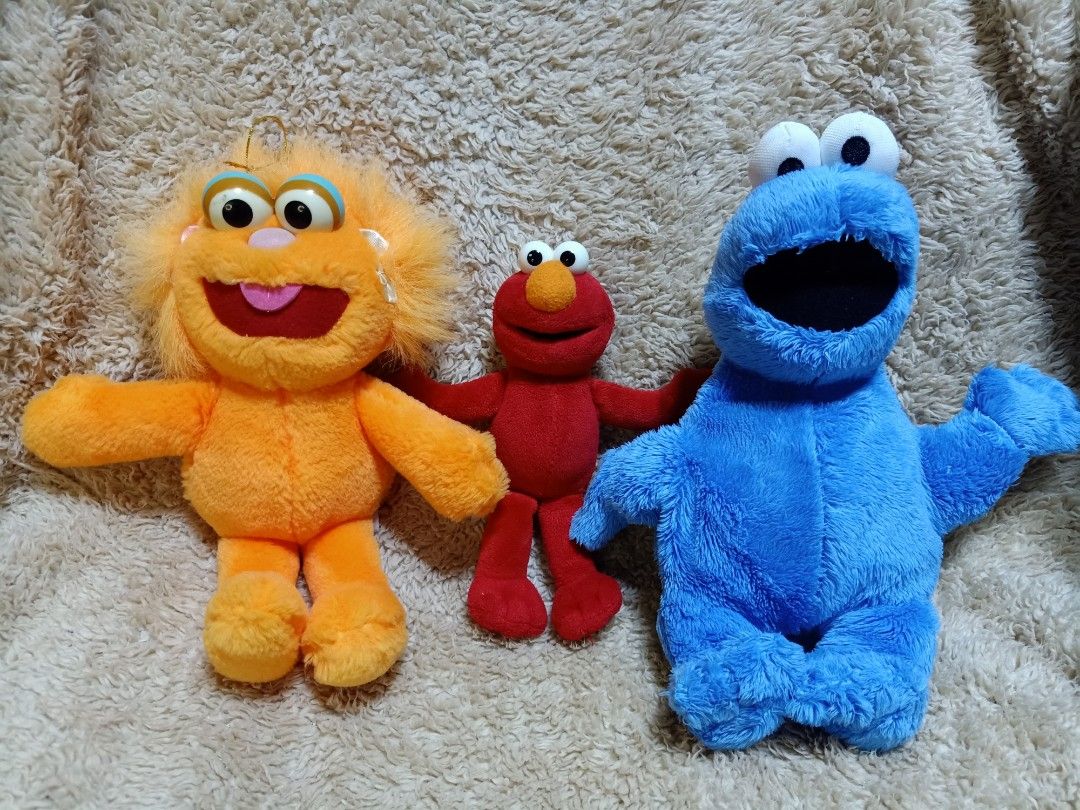 SESAME STREET BUNDLE - (Zoe / Elmo / Cookie Monster), Hobbies & Toys ...
