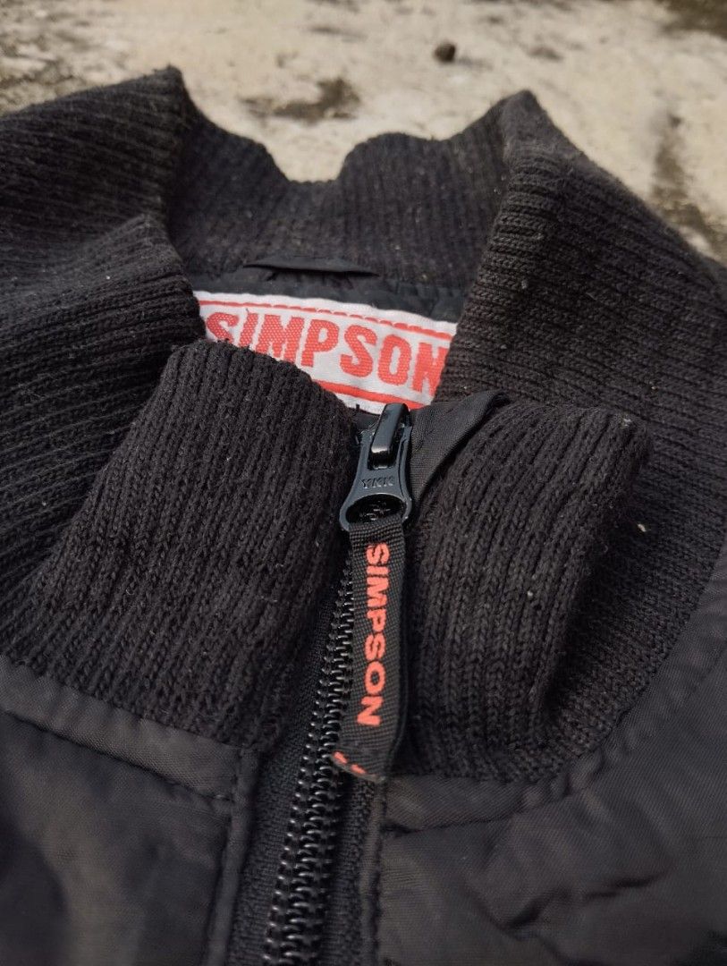 Simpson vest, Fesyen Pria, Pakaian , Baju Luaran di Carousell