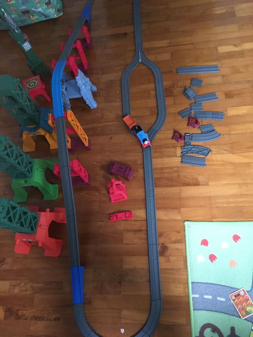 Thomas the Tank Engine motorized train and Track Master set, Hobbies ...