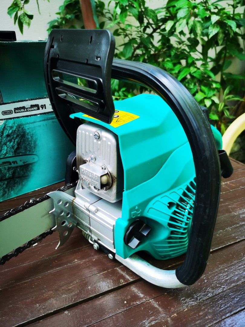 4 stroke chainsaw, Commercial & Industrial, Construction Tools ...