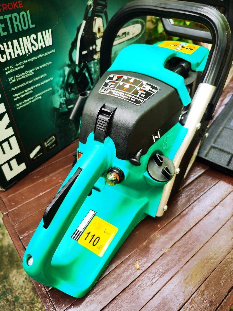 4 stroke chainsaw, Commercial & Industrial, Construction Tools ...