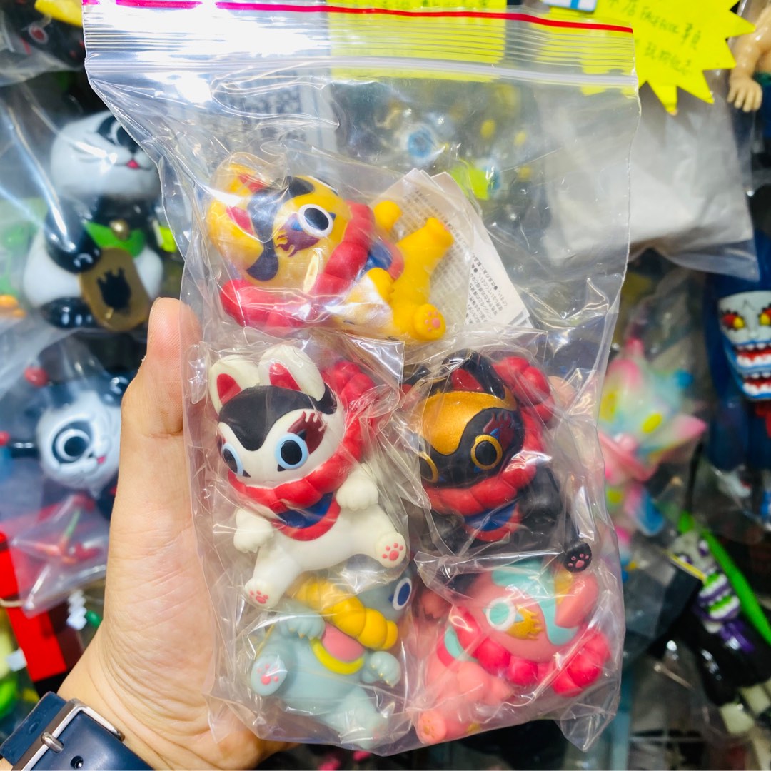 特價清貨 Medicom Toy Vinyl Artist Gacha VAG Series 11 扭蛋 犬張子 一套五款 Sofubi Figure Sofvi Toy, 興趣及遊戲, 玩具 ...