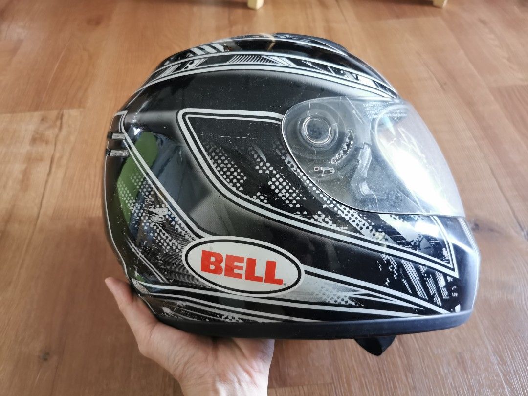Bell Arrow Full Face Helmet, Motorcycles, Motorcycle Apparel on Carousell