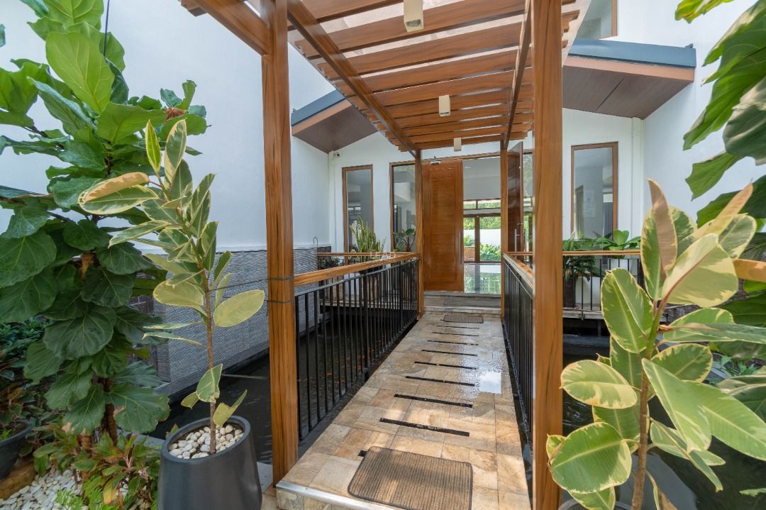 Beverly Hills Subdivision 5 bedroom House For Sale with pool Resort ...