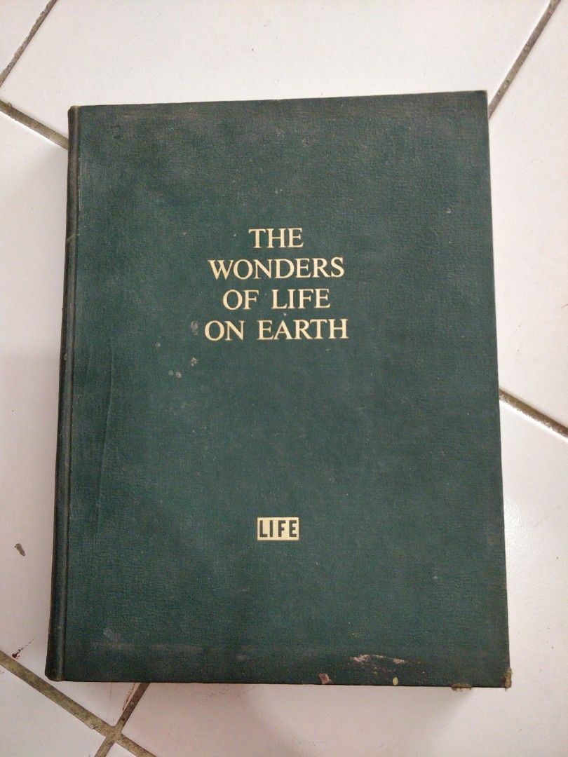 Book of the wonders of life on earth, Buku & Alat Tulis, Buku di Carousell
