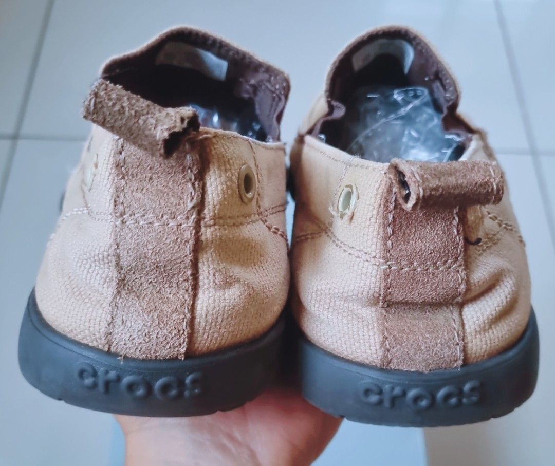 Crocs Walu Canvas Slip-On Men's 8, Men's Fashion, Footwear, Casual ...