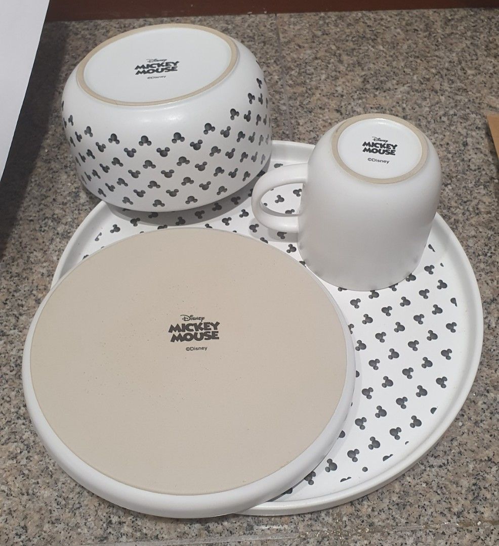 Disney Mickey Mouse Collection - 4 pc Ceramic Dinnerware Set (Limited ...