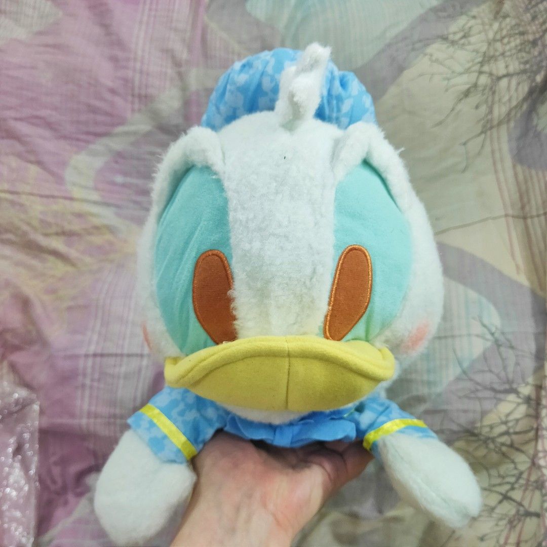 Donald Duck Blushing Tengkurap Jumbo, Toys & Collectibles, Mainan di ...