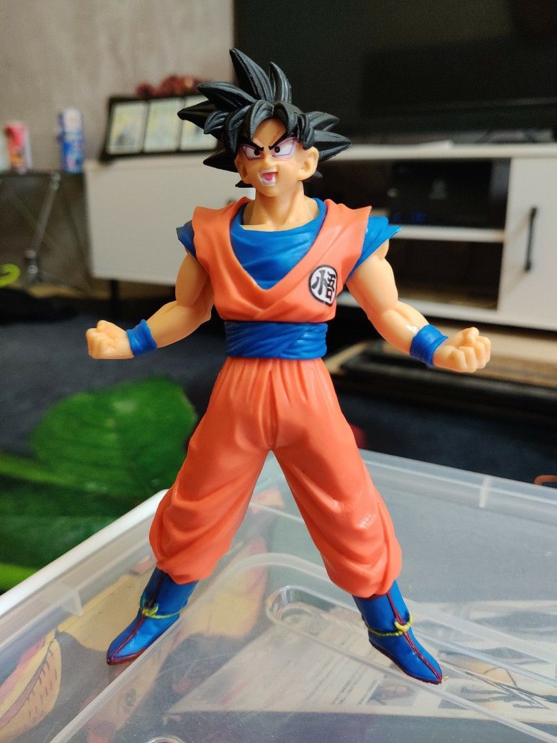 DRAGON BALL GOKU FIGURE, Hobbies & Toys, Toys & Games on Carousell