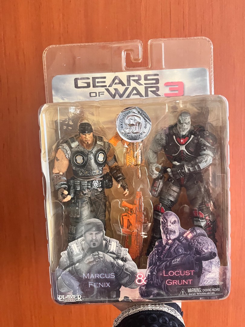 Gears of Wars 3, Marcus Fenix VS Locust Grunt, Hobbies & Toys, Toys ...