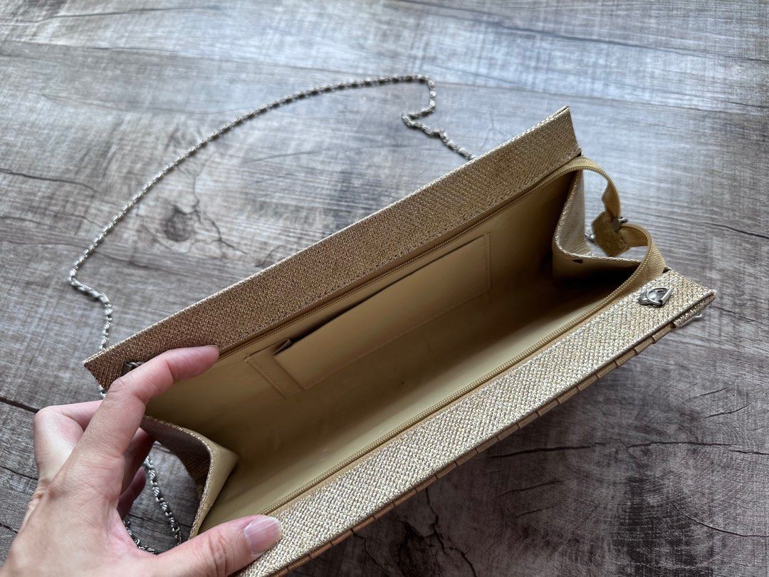 Gold clutch with attachable chain, Women's Fashion, Bags & Wallets ...