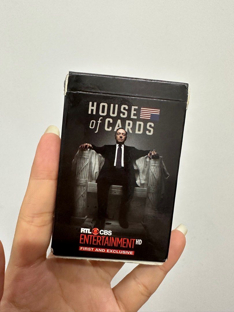 Kartu remi house of cards (official merchandise), Toys & Collectibles ...
