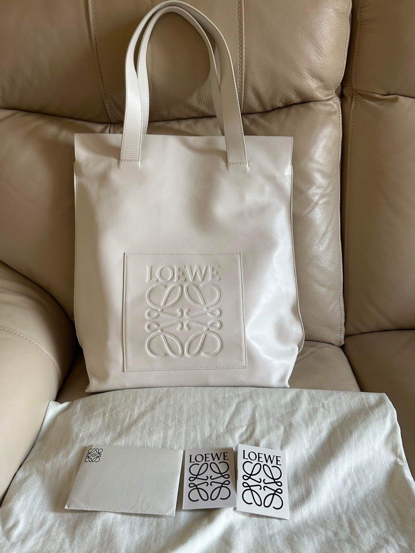 Loewe, 女裝, 手袋及銀包, 單肩包 - Carousell