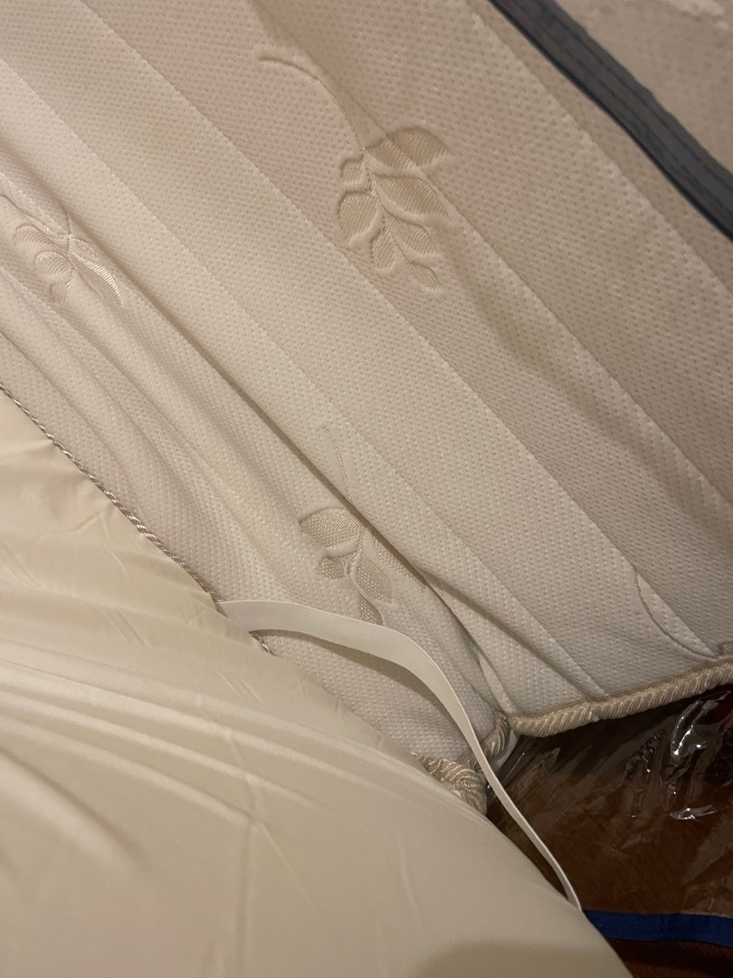 Mandaue Foam Memory Topper 2x36x75, Furniture & Home Living, Furniture ...