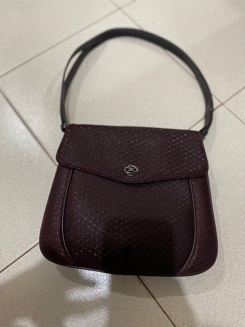 Maroon Bag, Women's Fashion, Bags & Wallets, Shoulder Bags on Carousell
