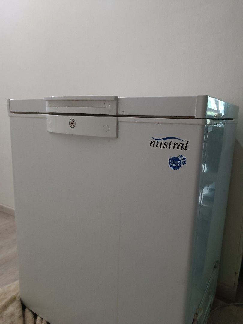 MFC131A Mistral Chest Freezer 131 L, TV & Home Appliances, Kitchen ...