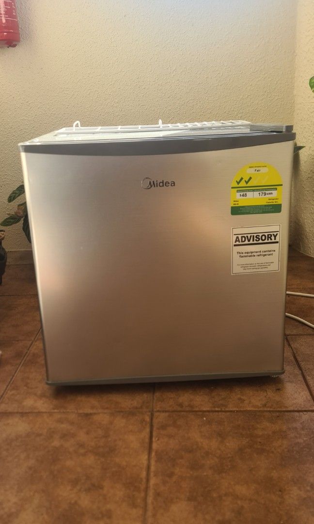 Midea Mini Fridge, TV & Home Appliances, Kitchen Appliances ...