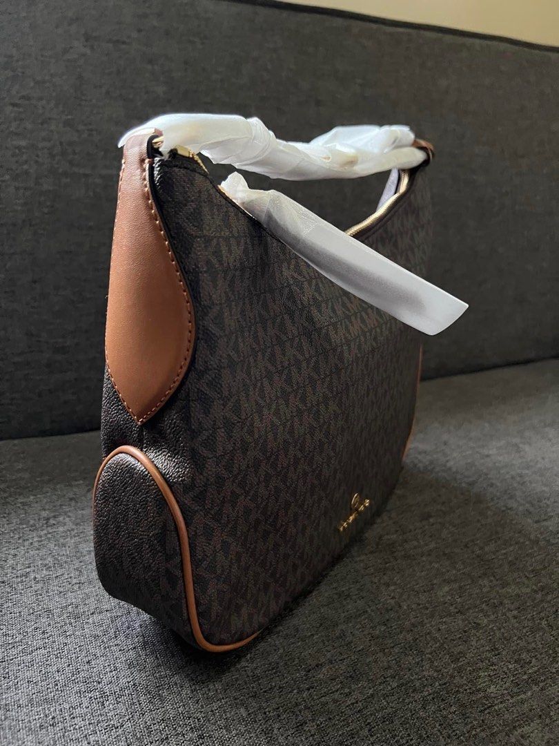 MK Kelsey Medium Hobo Convertible Shoulder Bag in Brown/Acorn on Carousell