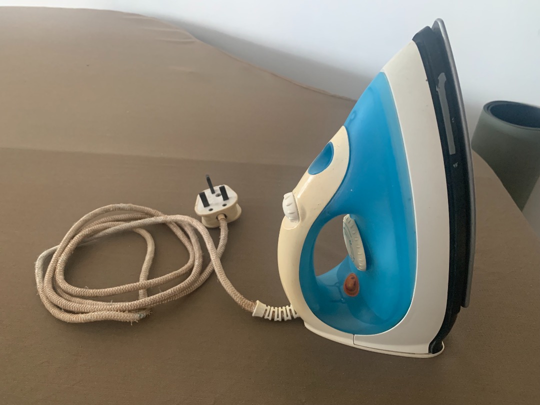 Philips Iron (Comfort 206), TV & Home Appliances, Irons & Steamers on ...