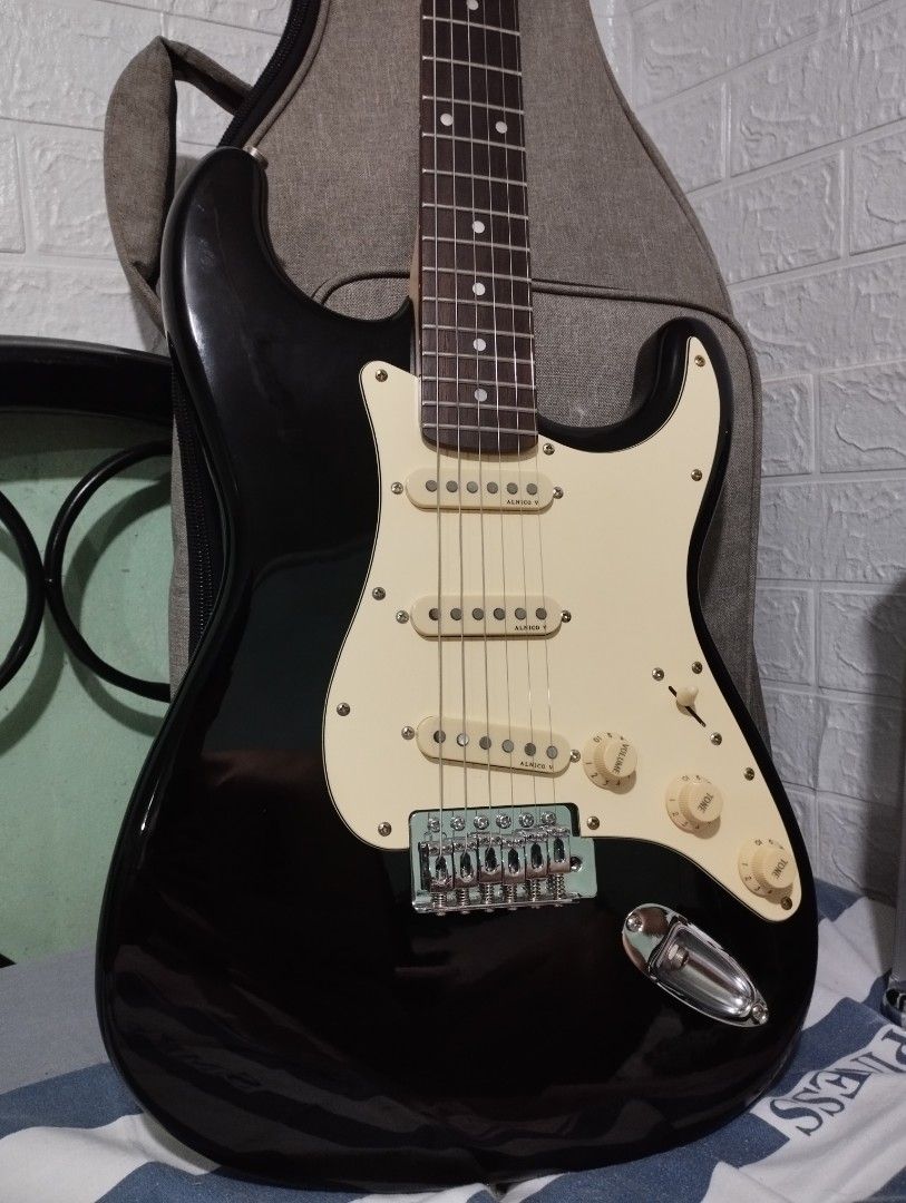 Playtech Stratocaster, Hobbies & Toys, Music & Media, Musical Instruments on Carousell